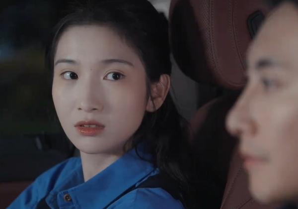 Laporan Pembawa Cinta: Saat Karier Jadi Medan Perasaan